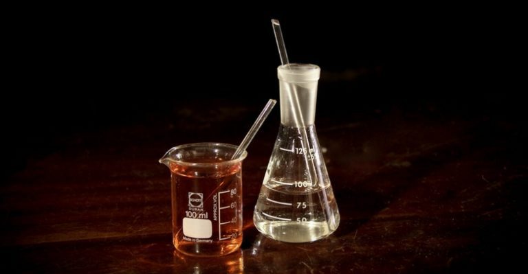 Acidum nitricum in der Homöopathie - Anwendung, Dosierung und Wirkung